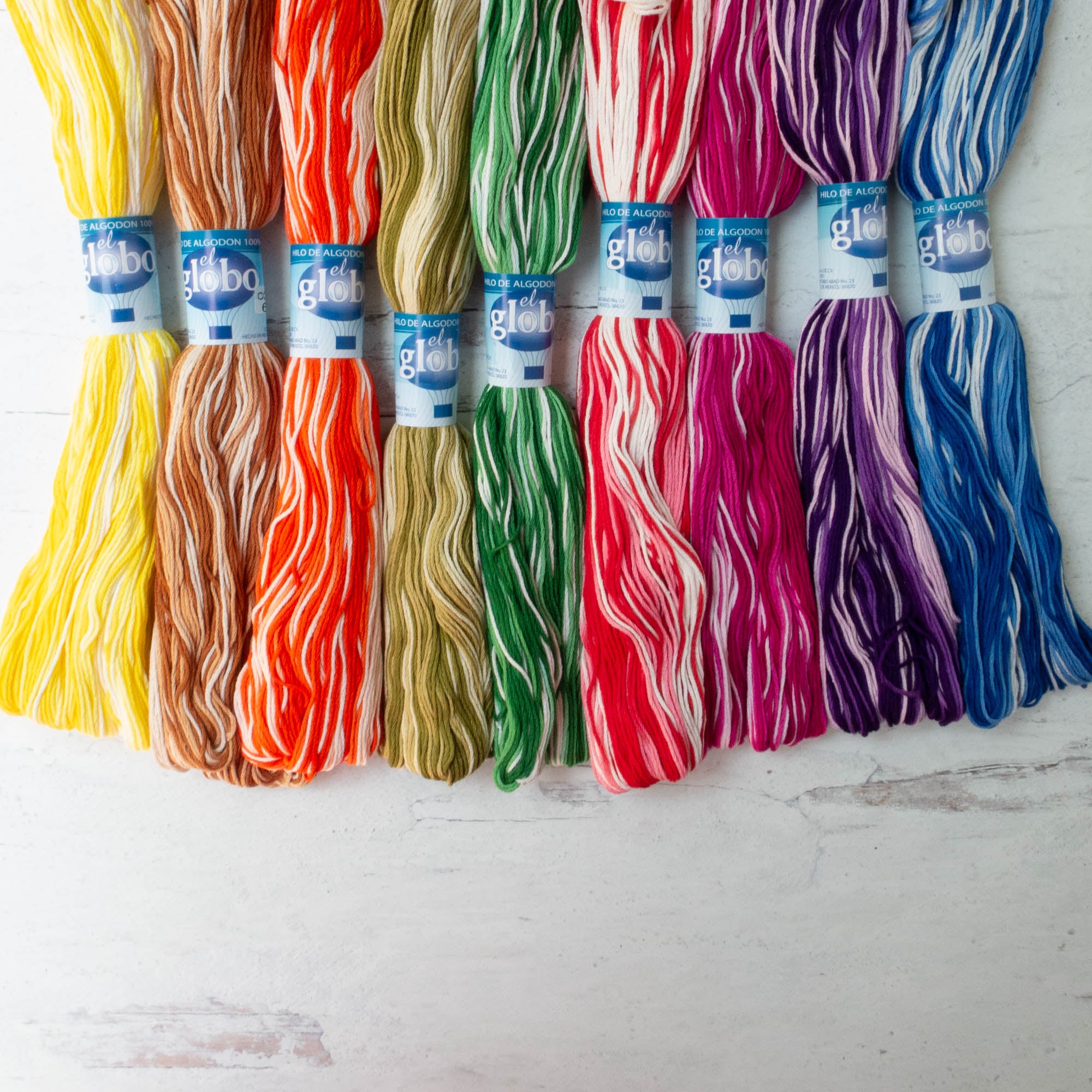Hilo Vela El Globo Embroidery Thread - Variegated – Snuggly Monkey