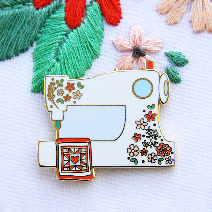 Vintage Sewing Machine Enamel Needle Minder – Snuggly Monkey