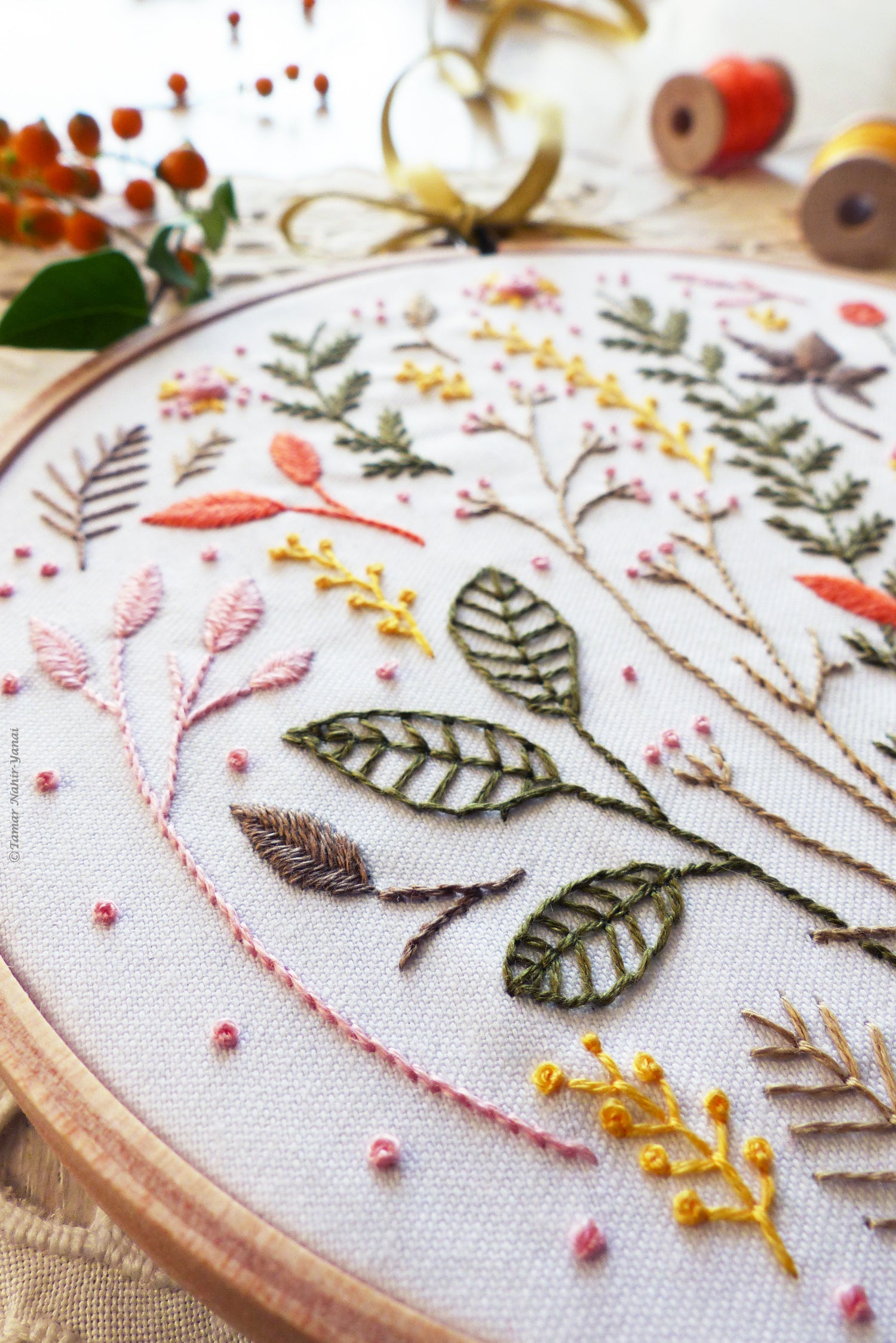 fall leaf embroidery pattern