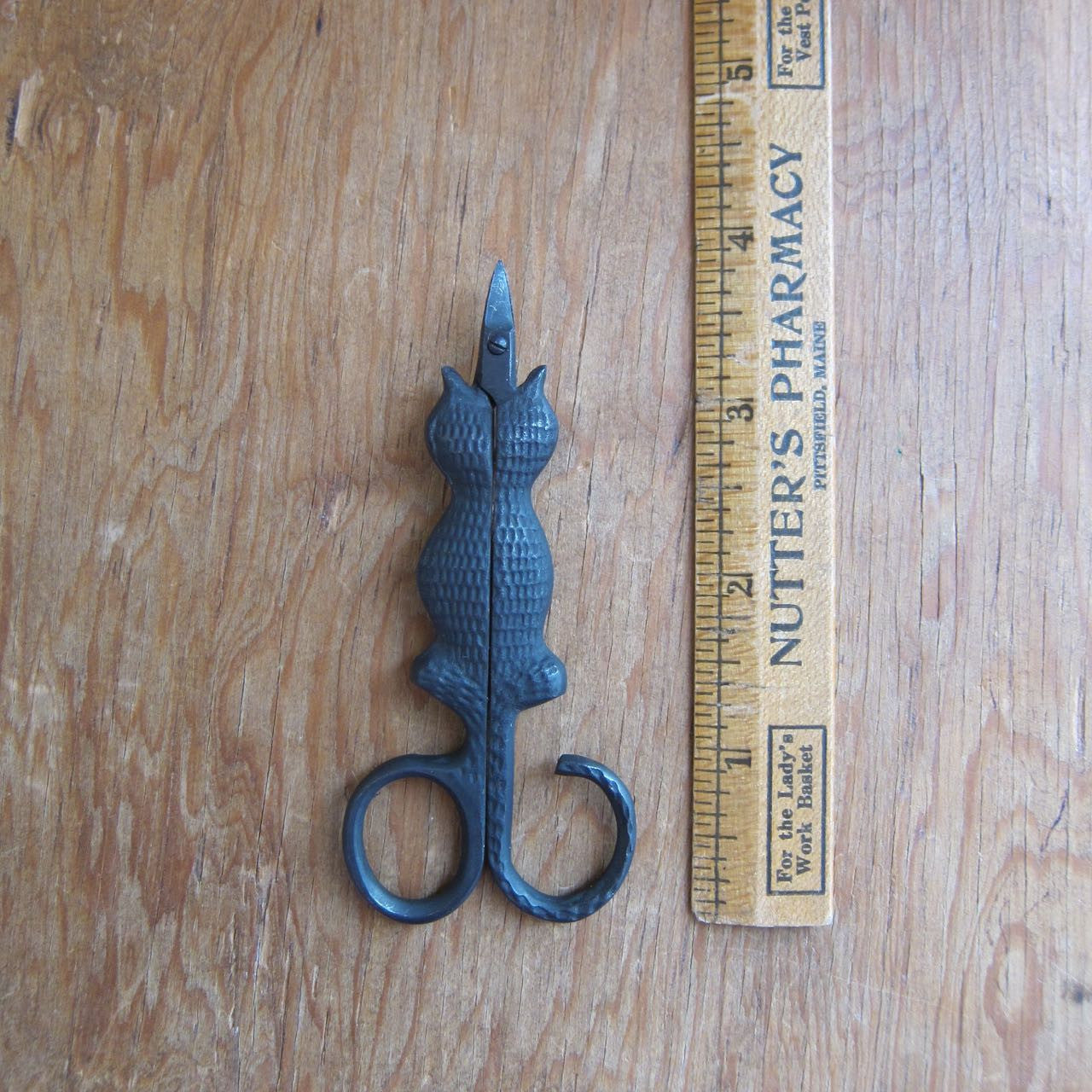 Cat Snips Embroidery Scissors - Snuggly Monkey