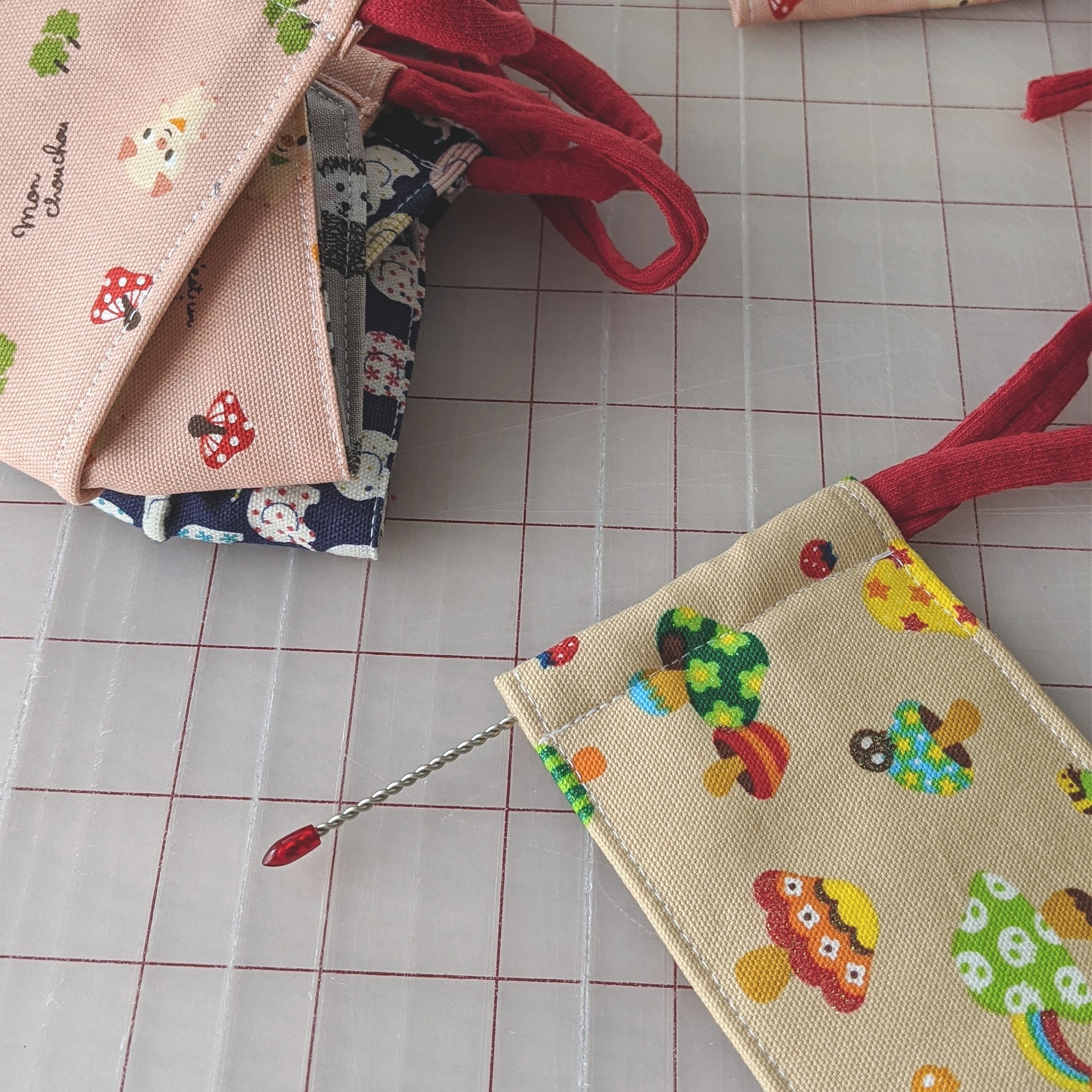 Clover Bodkin (2 Types) - Snuggly Monkey