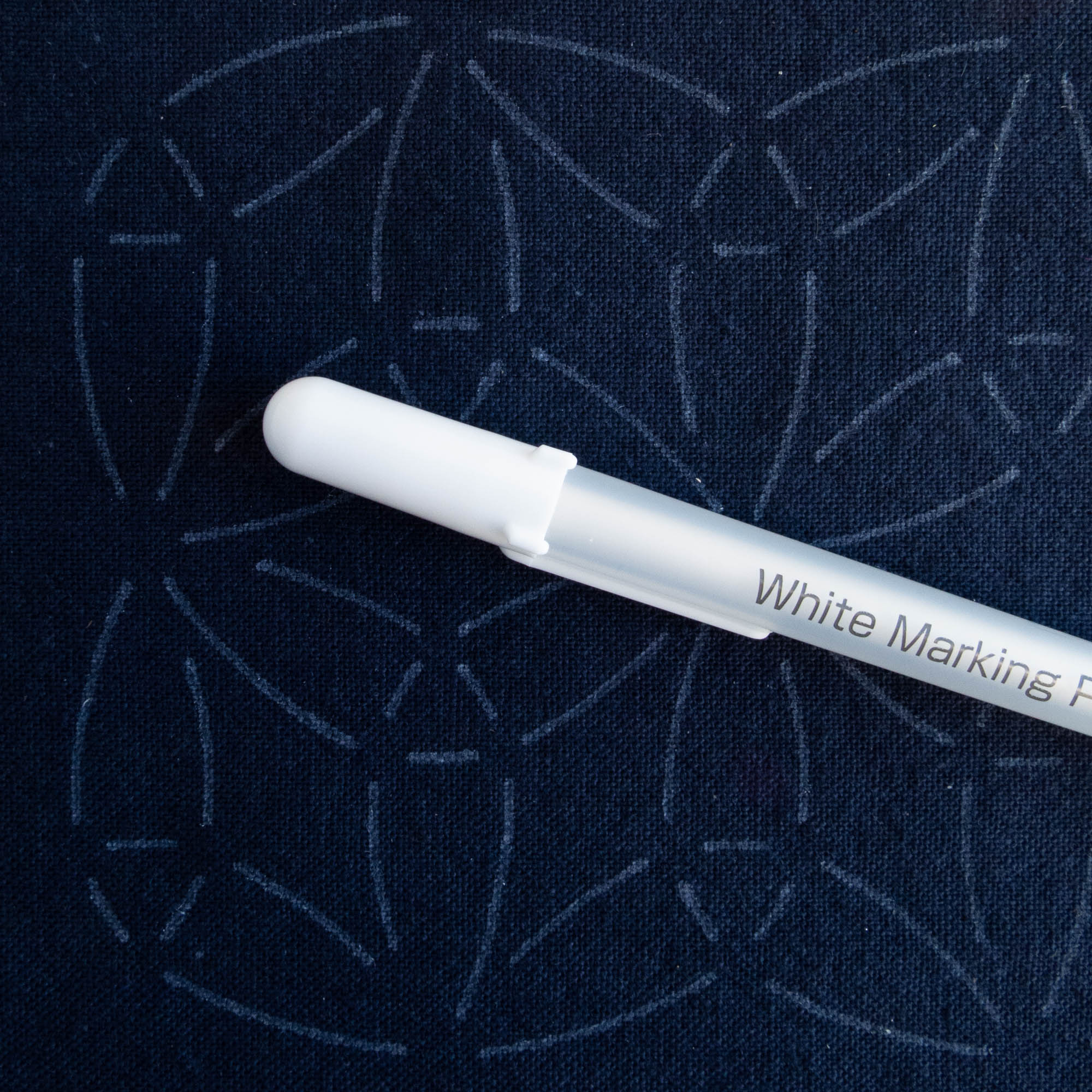 Clover Iron Off Water Soluble Marking Pen - White - Snuggly Monkey